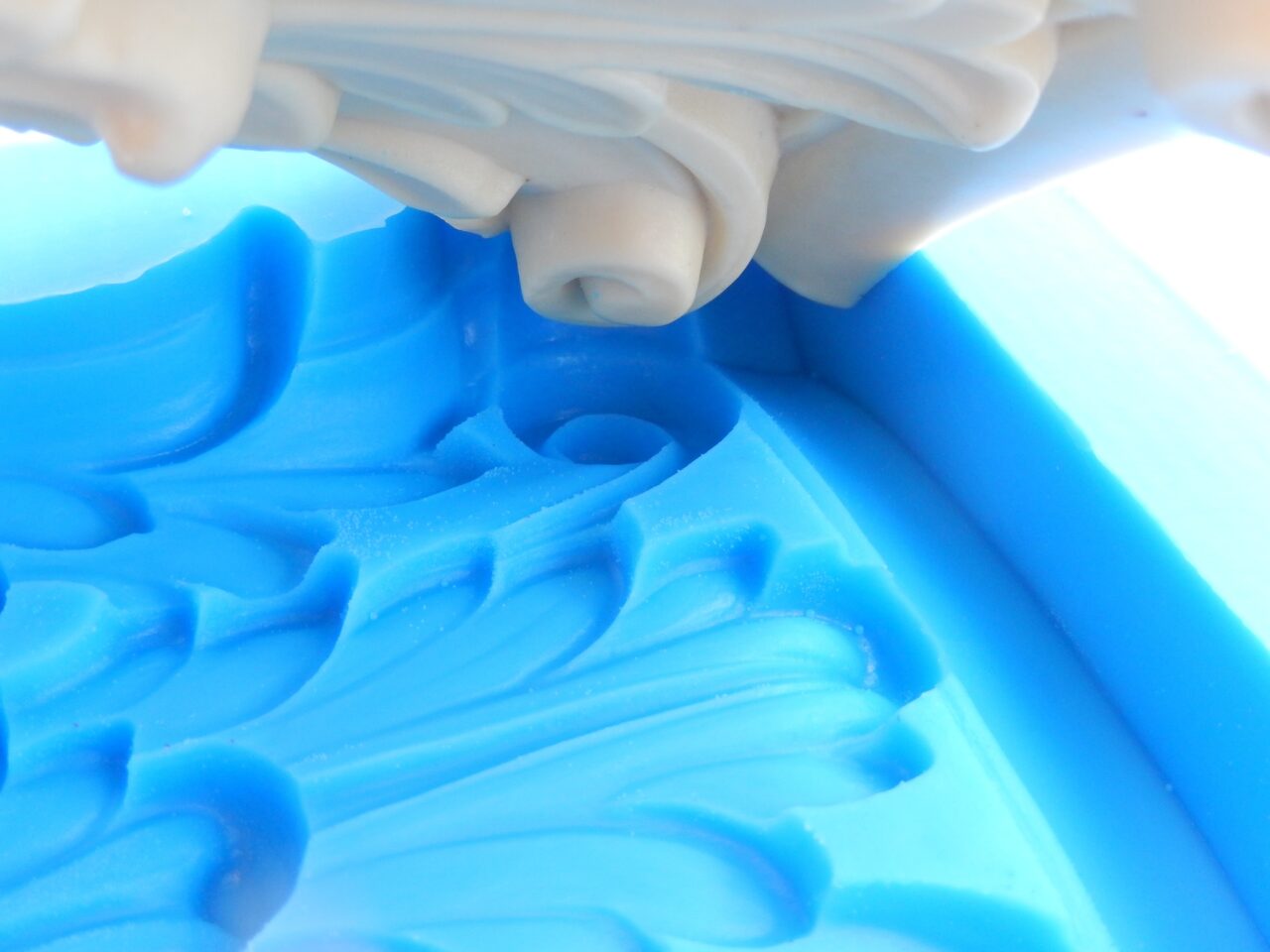 RTV-2 silicone rubber, pourable for elastic moulds - Feinchimica S.r.l.